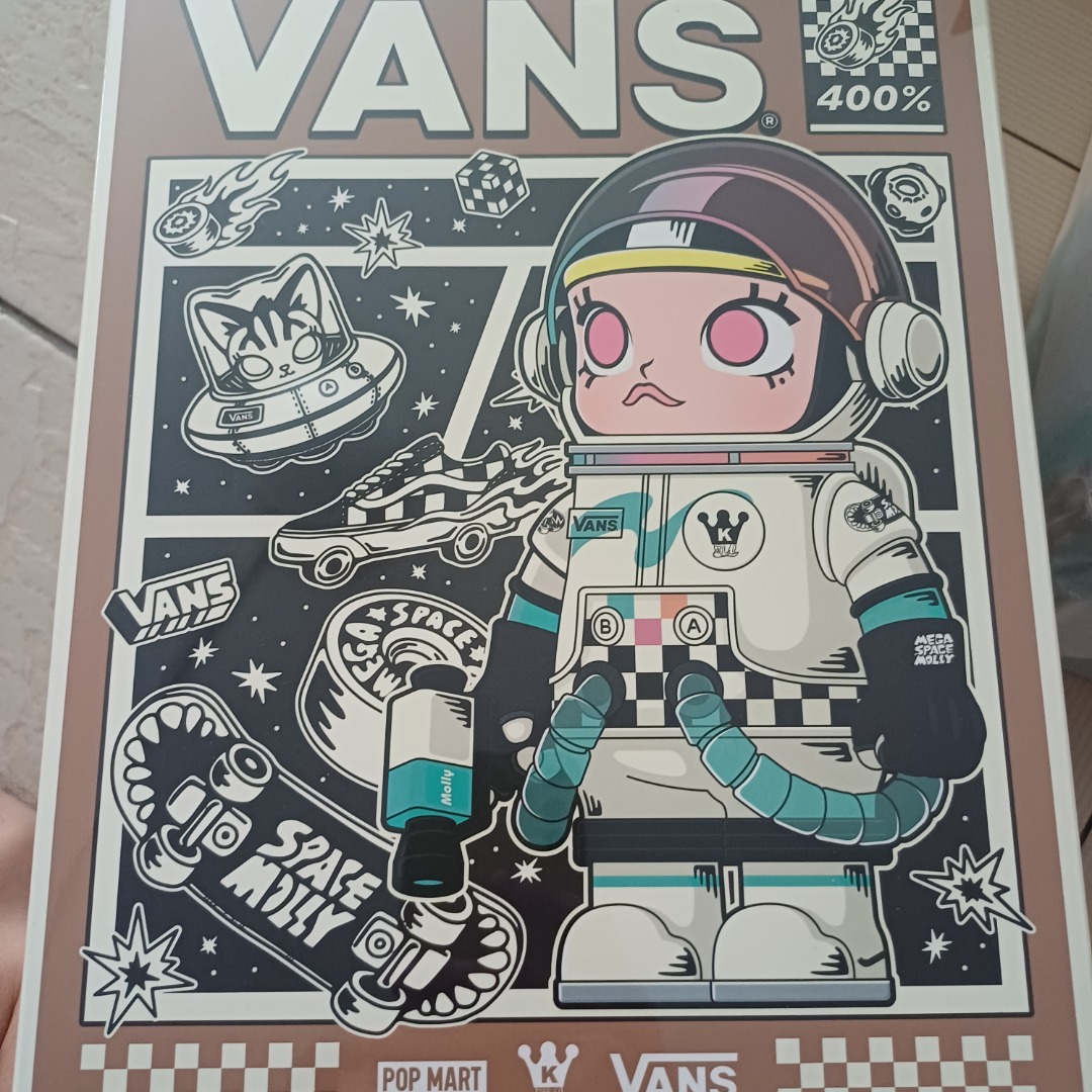 POP MART x VANS Space Molly 400% Figure, Hobbies & Toys, Toys & Games ...