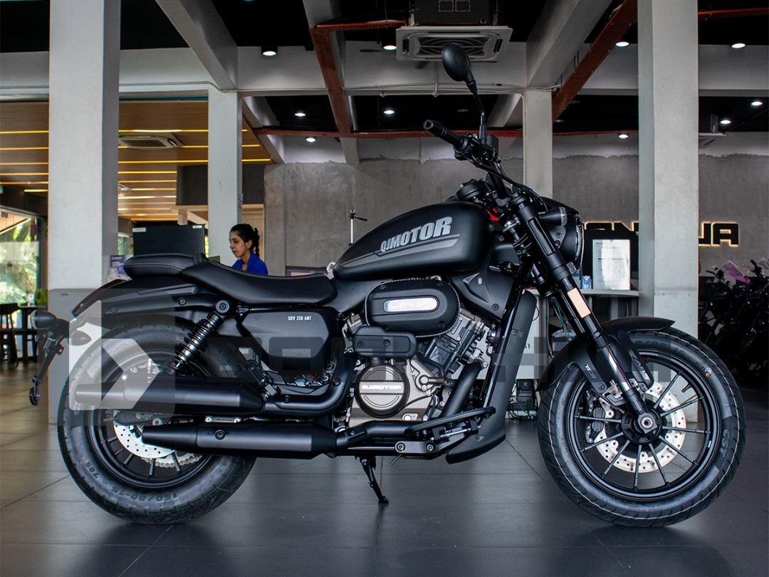 QJ MOTOR SRV250 AMT (2025) - BAHARU - READY STOCK!, Motorbikes on Carousell