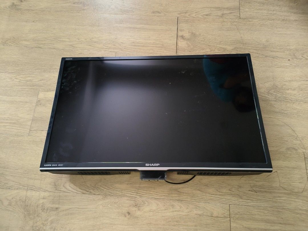 Sharp AQUOS 29 inch TV, TV & Home Appliances, TV & Entertainment, TV on Carousell