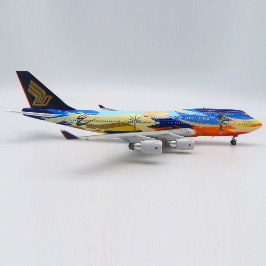 APOLLO SINGAPORE AIRLINES BOEING 747-400 9V-SPL TROPICAL RAINBOW LIVERY ...