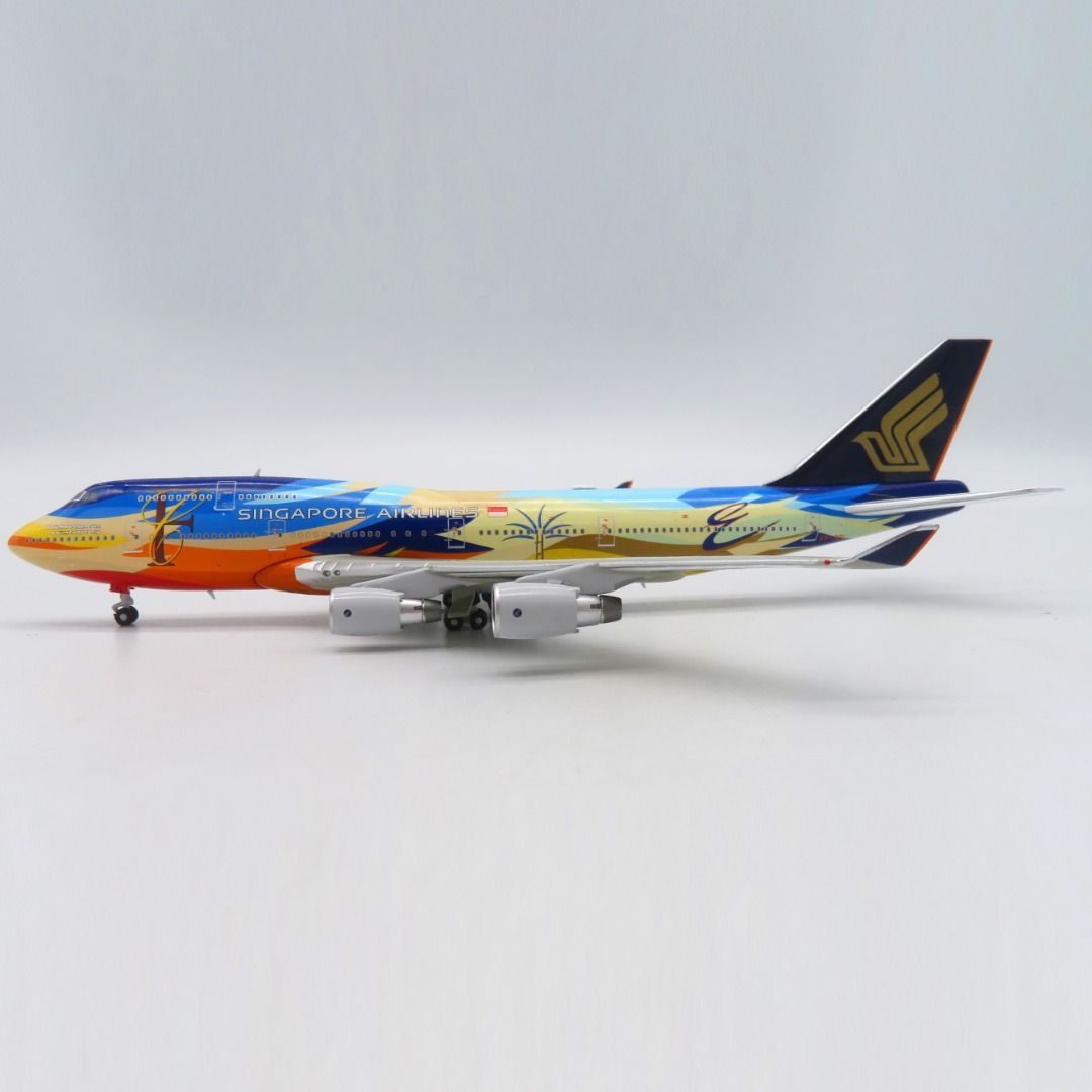 APOLLO SINGAPORE AIRLINES BOEING 747-400 9V-SPL TROPICAL RAINBOW LIVERY ...