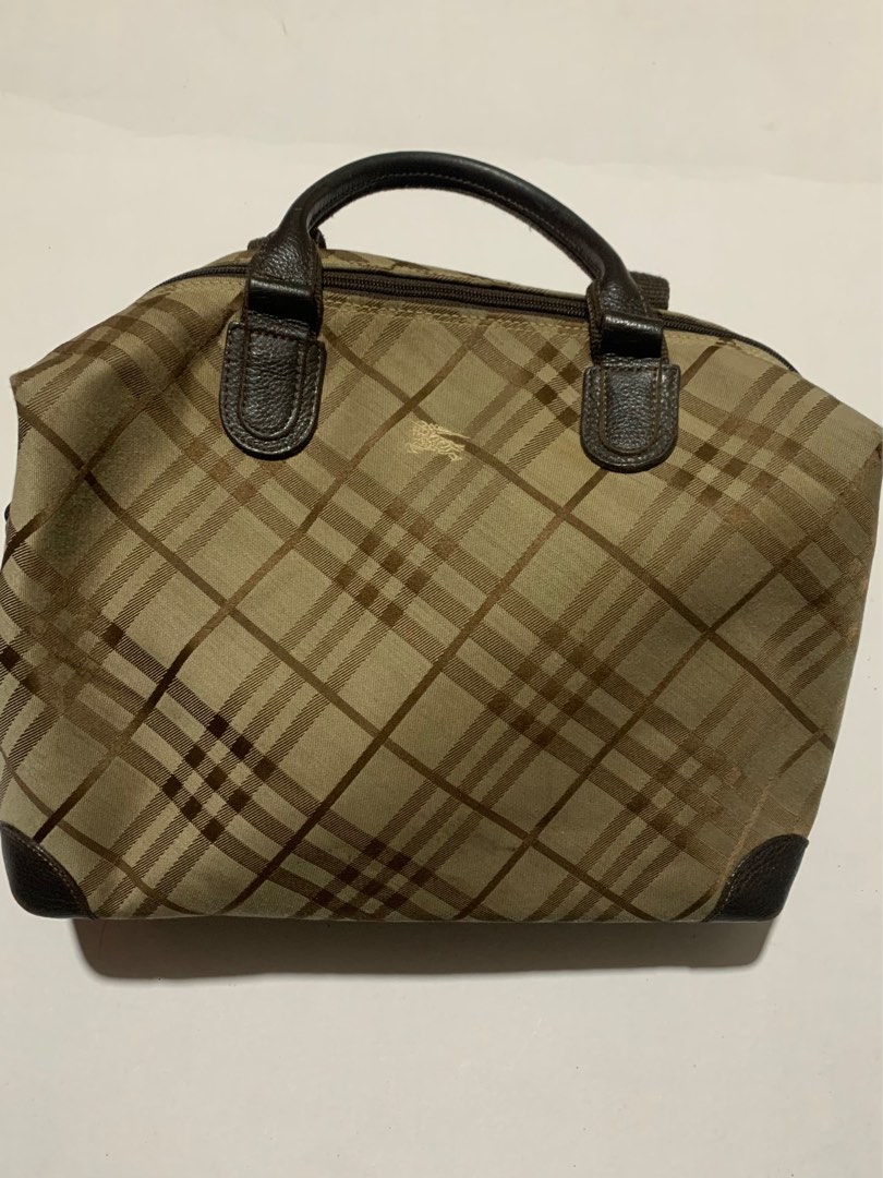 Burberry Hand Bag Working Outer Zipper Fair condition Issue:Broken ...