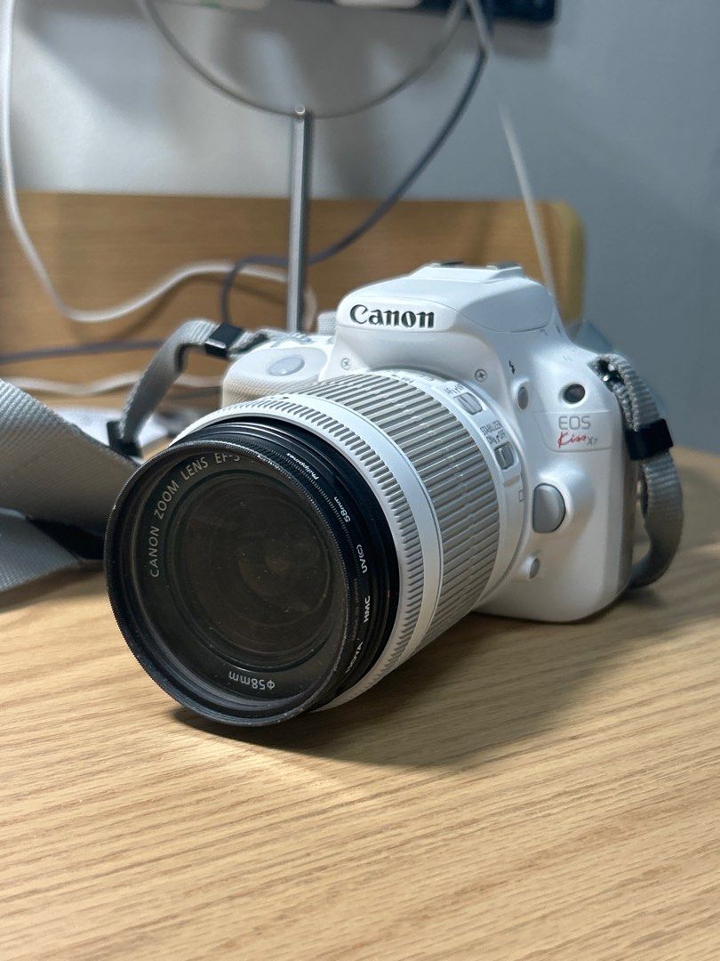 Canon Kiss X7 DSLR Camera with Lens, Photography, Cameras on Carousell