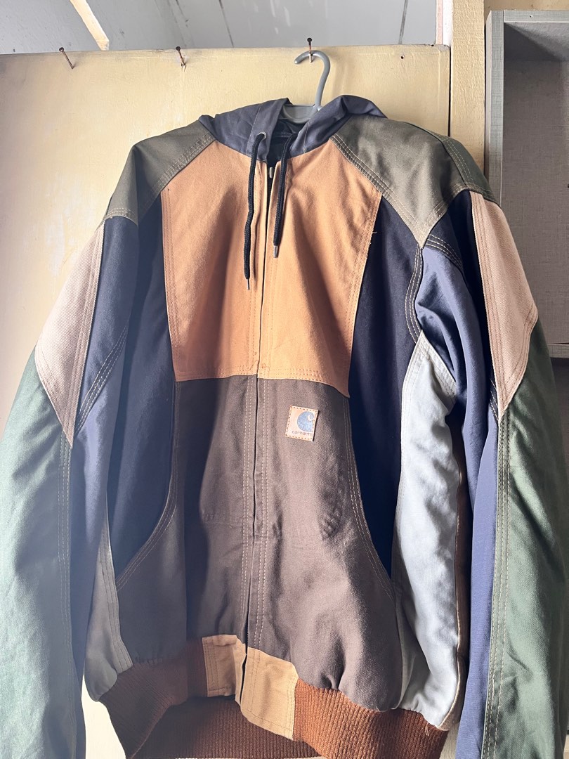 Carhatt hoody, Men's Fashion, Tops & Sets, Hoodies on Carousell