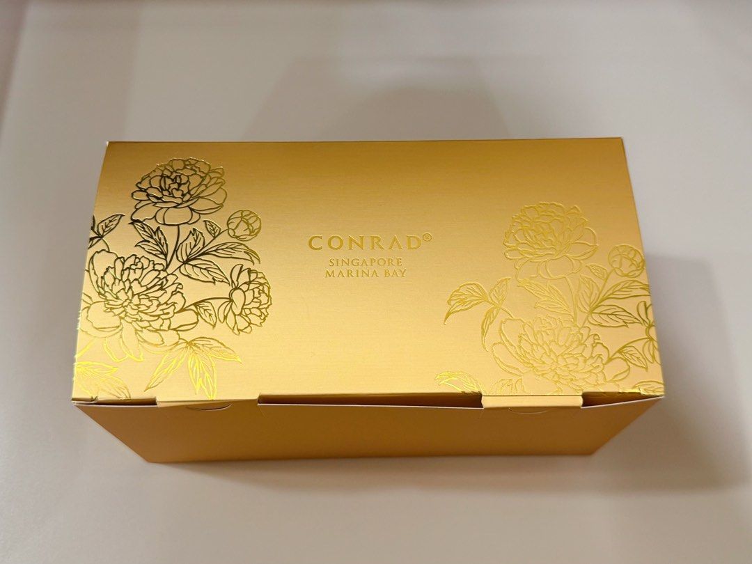 Conrad Singapore Marina Bay Mooncake Set, Food & Drinks, Gift Baskets ...