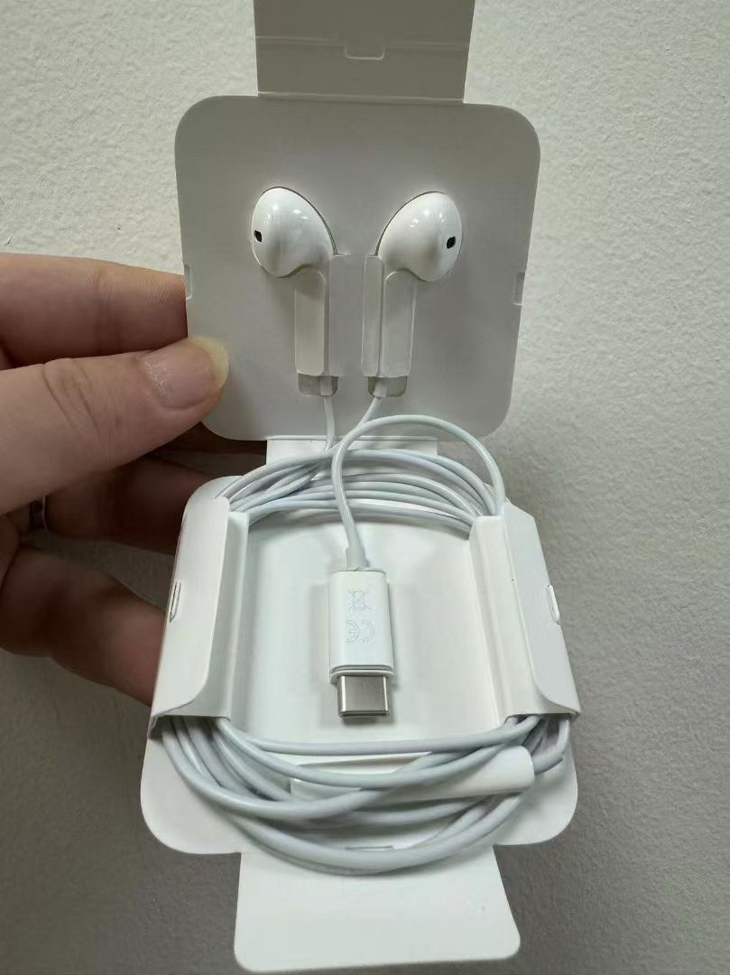 Earpod USB-C connector, Audio, Earphones on Carousell