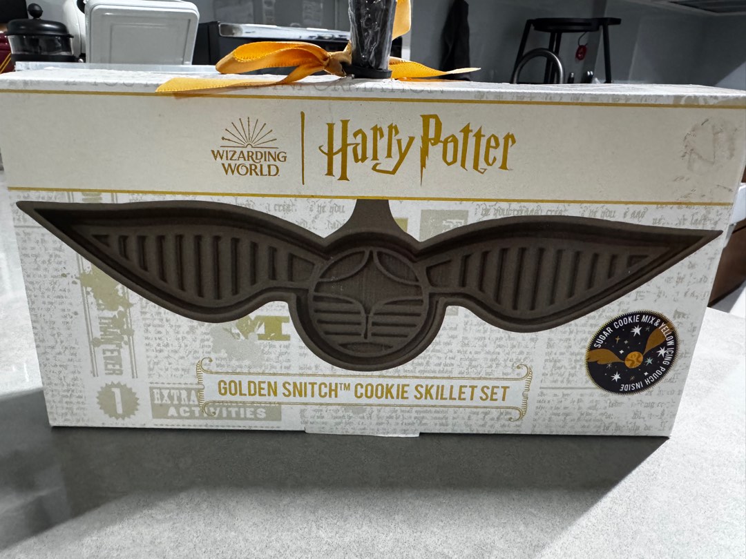 Harry Potter Golden Snitch Cookie Skillet Set, Furniture & Home Living ...