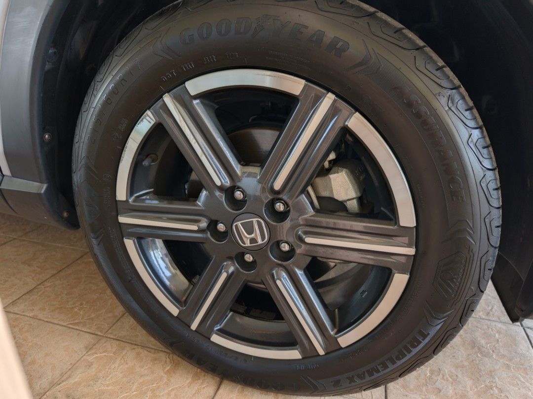 Honda HRV 17 inches original rim, Auto Accessories on Carousell