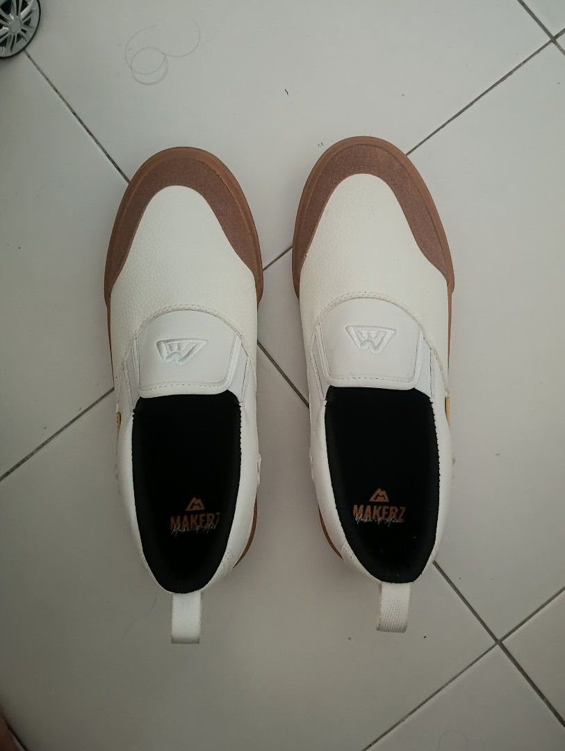 Makerz Sarong Kaswi, Luxury, Sneakers & Footwear on Carousell
