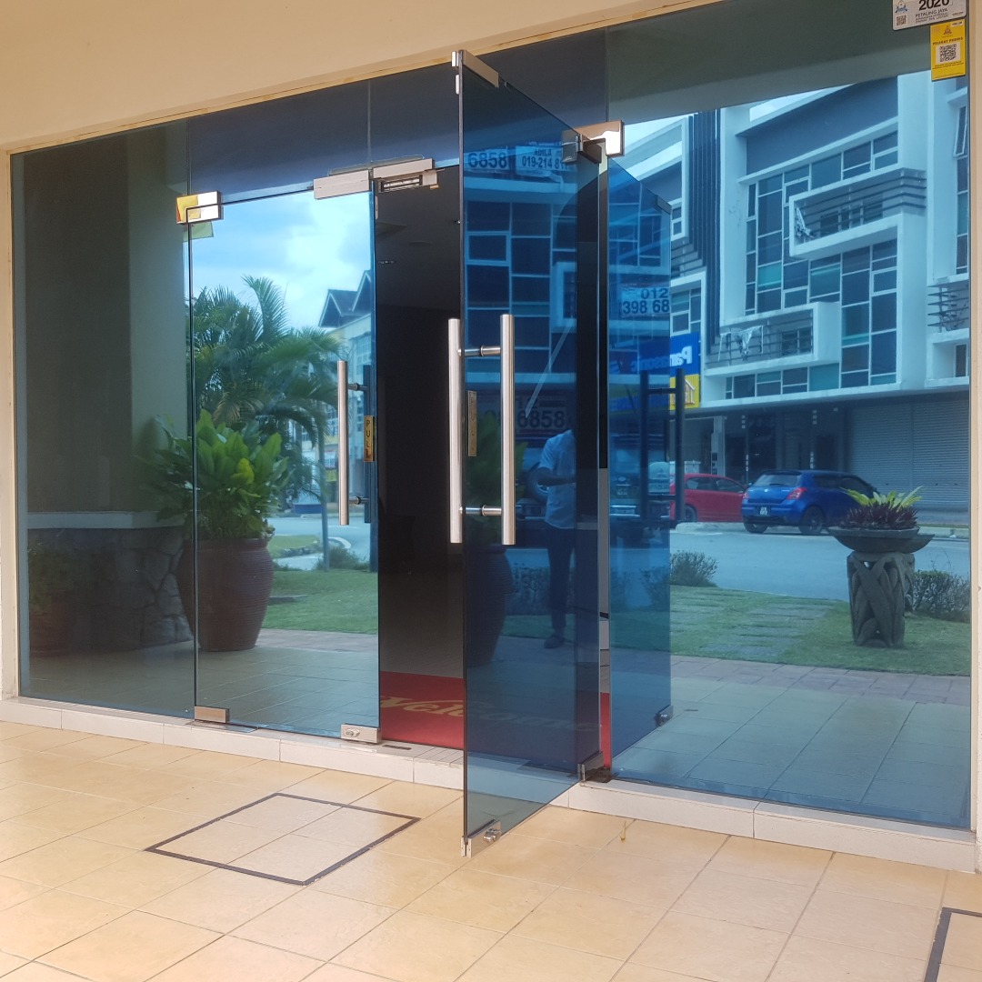 PASANG TINTED JENIS KALIS UV l window tint install l, Furniture & Home ...