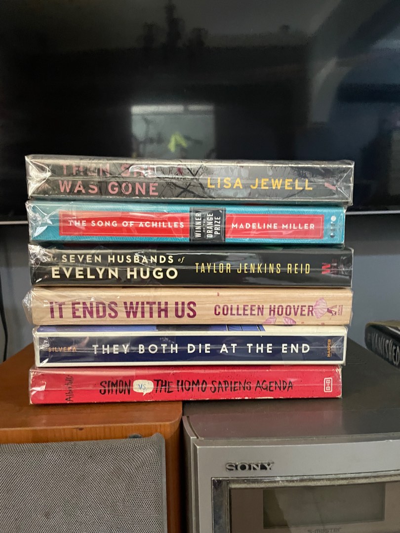 Preloved Book Bundle: Romance, Queer, Thriller + Freebies (Metro Manila ...