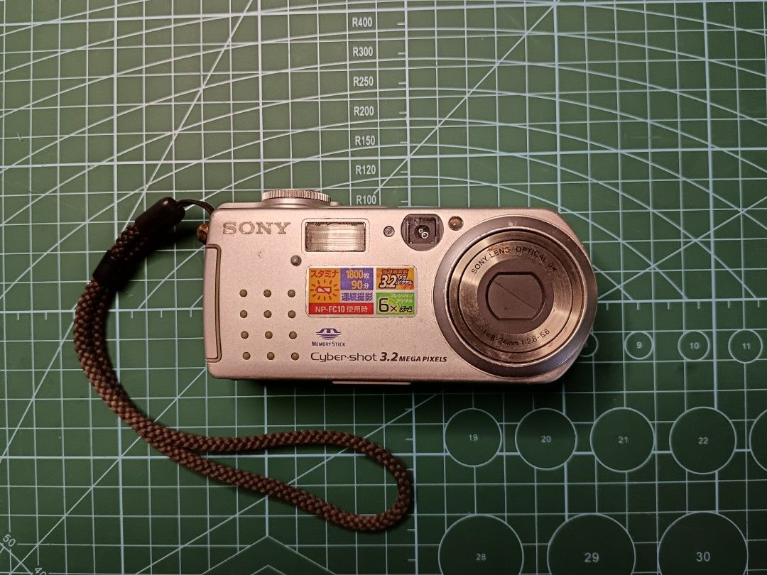 Sony Cyber-shot DSC-P5 Digital Camera, Photography, Cameras on Carousell