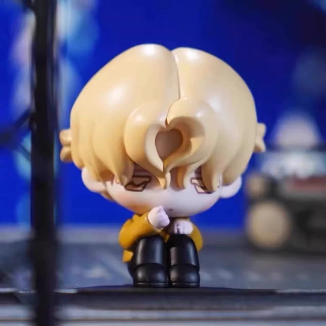 WTS Alien Stage blind box figurine Hyuna and Luka, Hobbies & Toys, Toys ...
