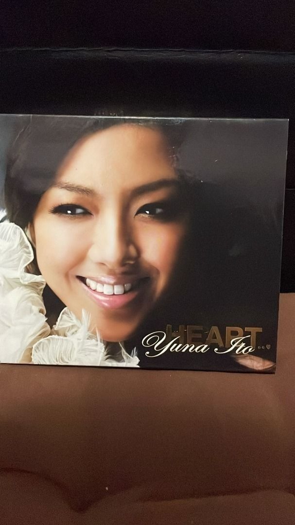 伊藤由奈 Yuna Ito Heart CD + DVD, 興趣及遊戲, 音樂、樂器 & 配件, 音樂與媒體 - CD 及 DVD ...