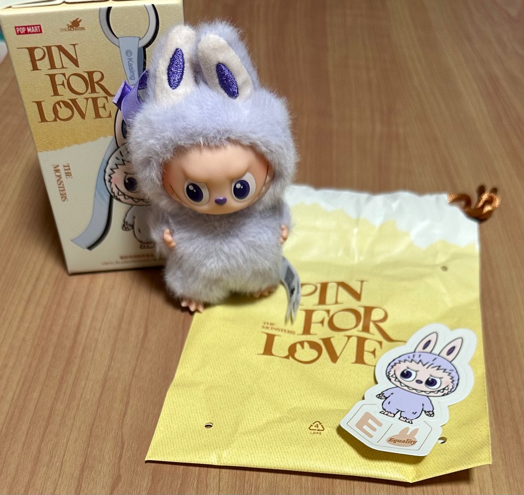 Mini Labubu 拉布布 Pin for Love Letter “E”, Hobbies & Toys, Toys & Games ...