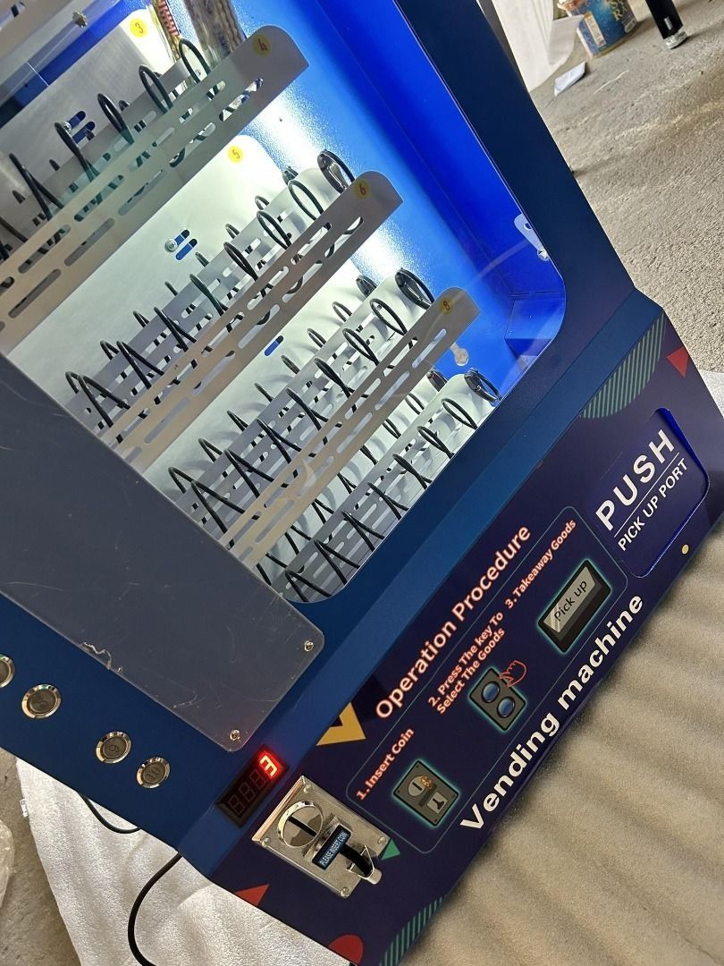 MINI VENDING MACHINE, Sports Equipment, Sports & Games, Billiards and ...