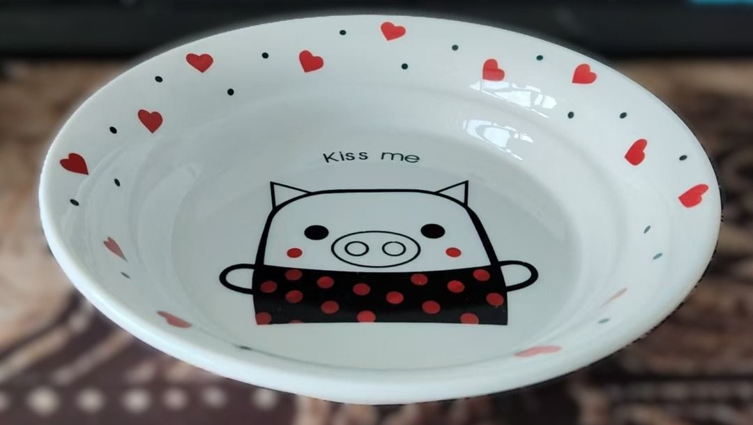 MINISO Tableware 4-piece Set (Pig)~Brand new and unused, Furniture ...