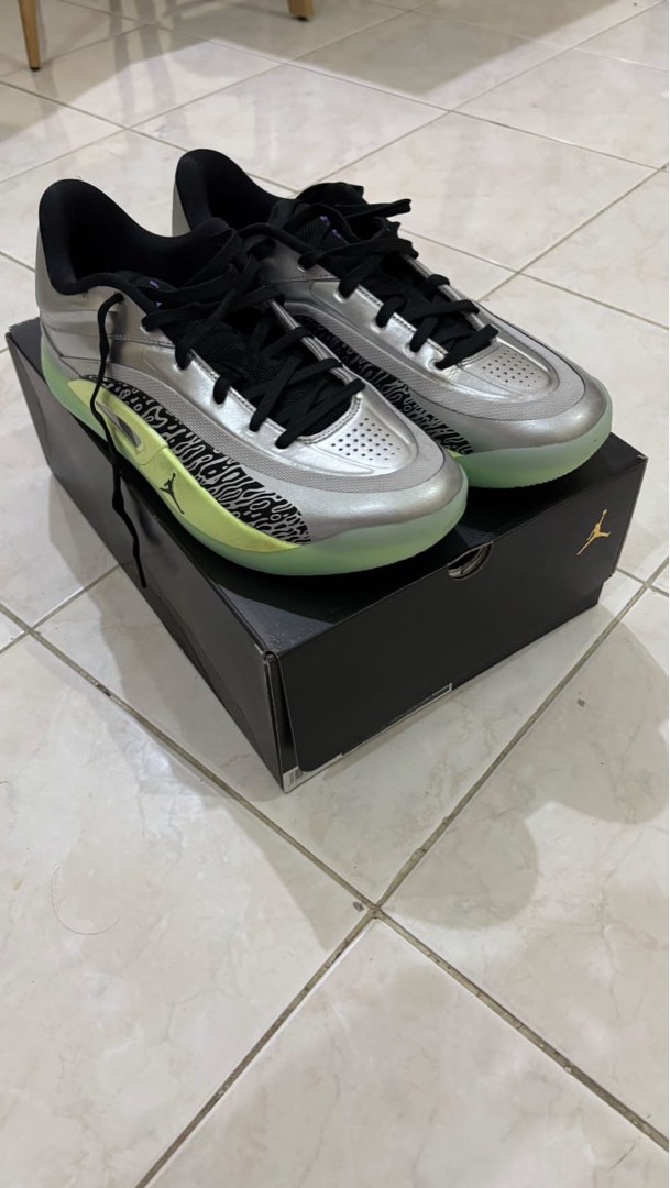 Nike Jordan Zion 4 PF (Grey Fog/Black Metallic Silver), Olah Raga, Baju ...