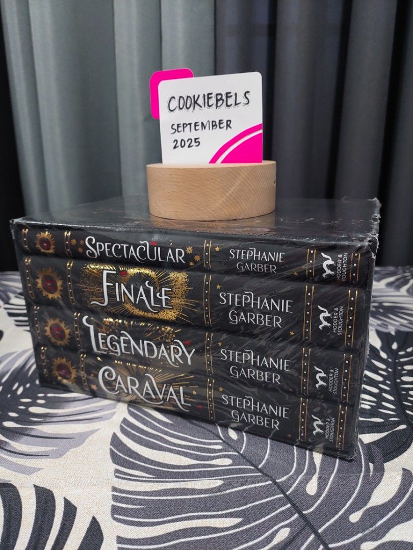 The Return to Caraval Complete Collection Box Set by Stephanie Garber ...