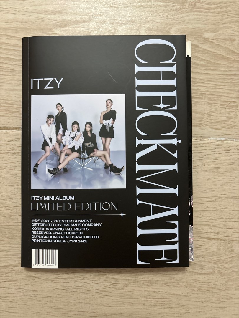 ITZY Checkmate Mini Album Limited Edition 限量版正版專輯, 興趣及遊戲, 收藏品及紀念品, 韓流 ...