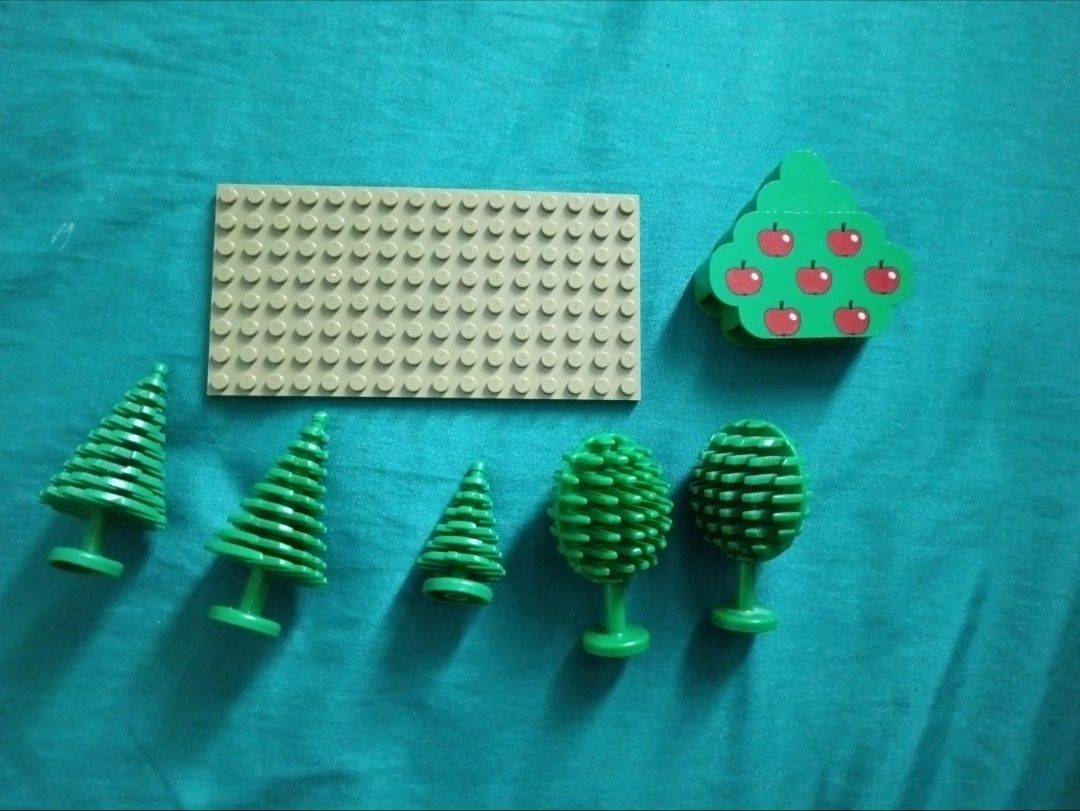 LEGO Green Trees and Baseplate, Hobbies & Toys, Toys & Games on Carousell