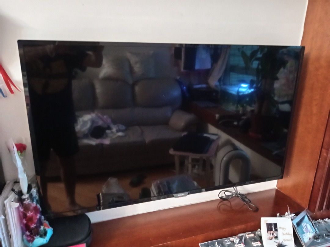 Philips flat-screen TV 42 inch, 家庭電器, 電視 & 其他娛樂, 電視 - Carousell