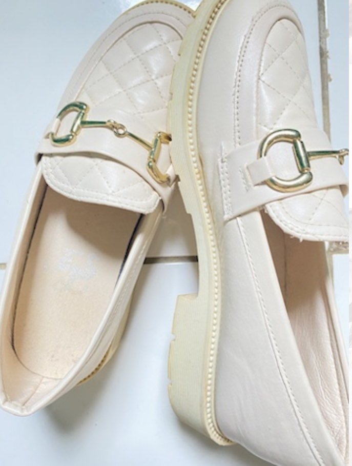 sepatu dokmart putih, Fesyen Wanita, Sepatu di Carousell