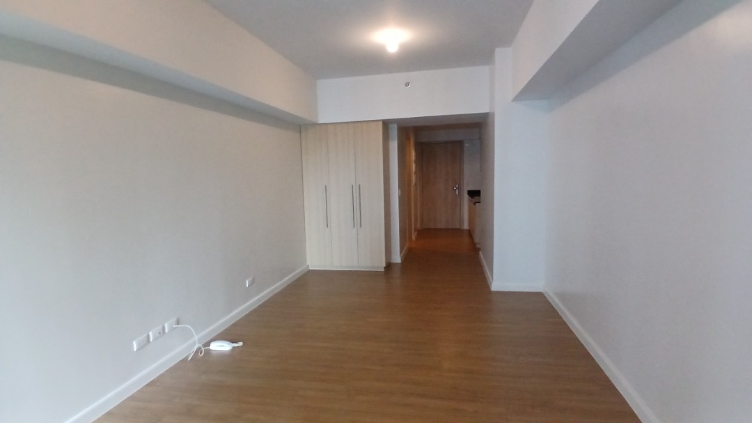 Studio Unit with Parking in Orean Place at Vertis North, Quezon City ...