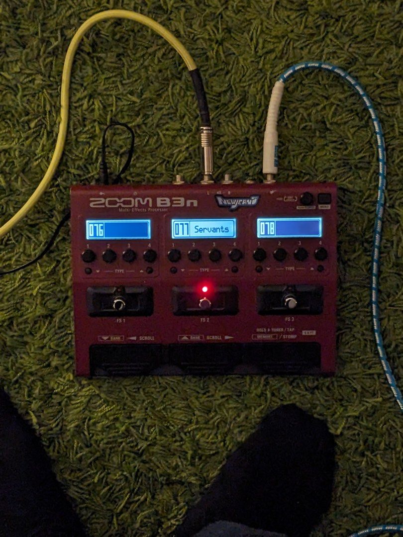 Zoom B3N Multi-Effects Processor, Hobbies & Toys, Music & Media ...