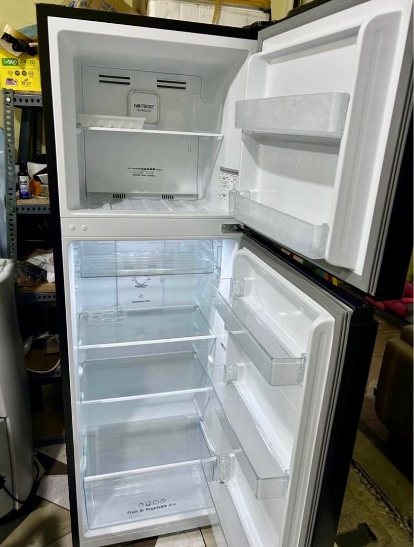 95% new Hisense 320L Refrigerator (Fridge, Freezer, Peti Sejuk, Peti ...