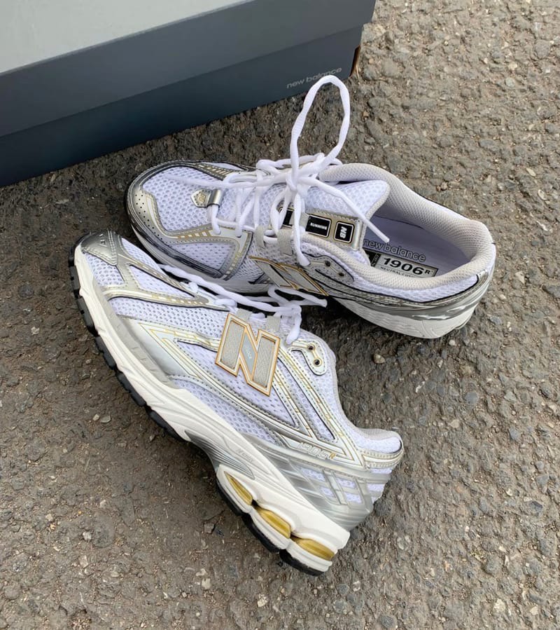 全新 僅試穿 New Balance 1906r IU同款 白金色 24cm, 她的時尚, 鞋類, 運動鞋、球鞋在旋轉拍賣