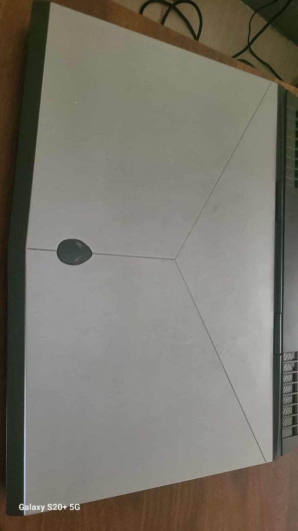 Alienware Gaming Laptop i7 7700HQ w/ GTX 1070 8gb + 16gb RAM + 256gb m ...