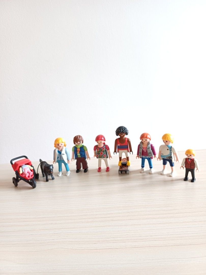 Assorted Play Mobil Figurines Set 4 (Sold as a bundle), Hobbies & Toys ...