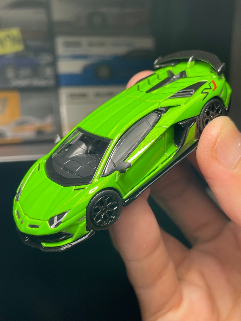 MiniGT #391 lamborghini aventador SVJ verde mantis, Hobbies & Toys ...