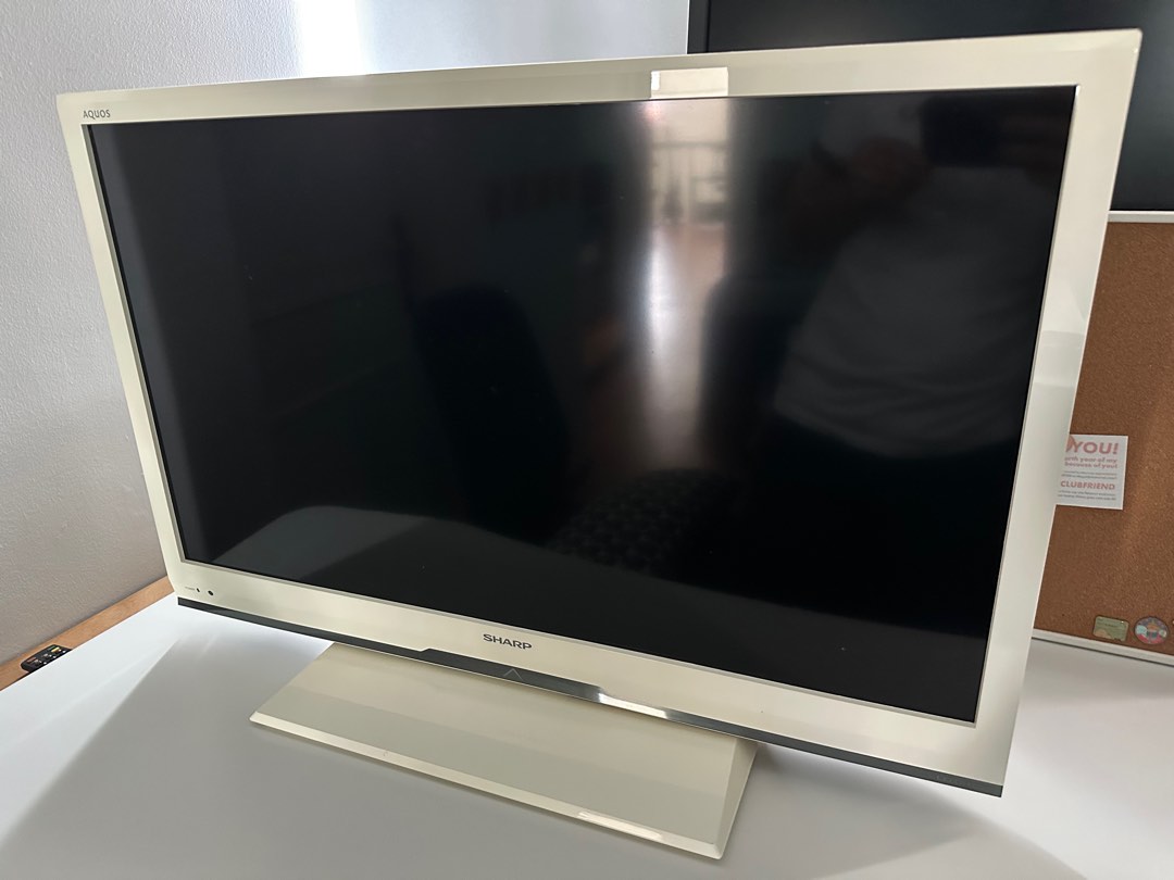 Sharp AQUOS 32" LCD Colour TV - LC-32LE340M, TV & Home Appliances, TV ...
