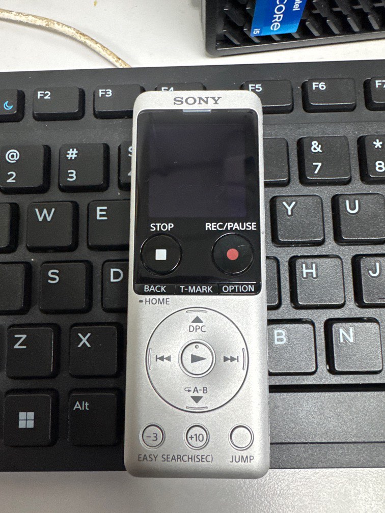 Sony ICD-UX570 Digital Voice Recorder UX Series | Auto Voice & Music ...