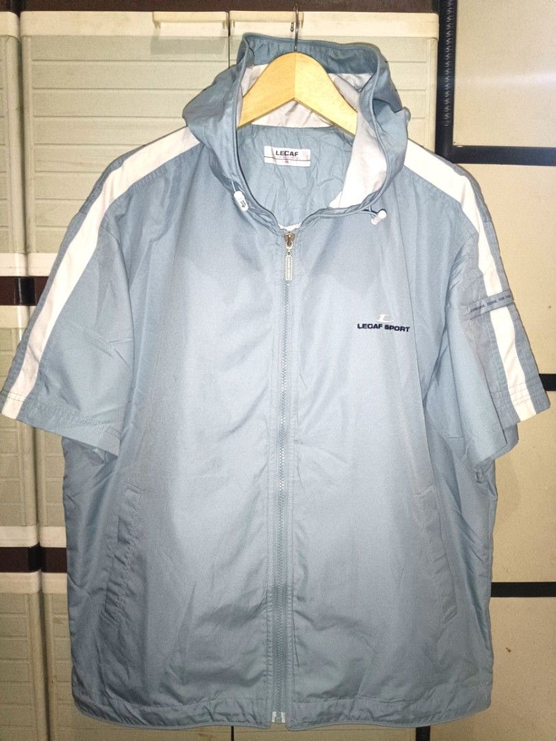 Sports Jacket dari 𝙇𝙀𝘾𝘼𝙁, Fesyen Pria, Pakaian , Baju Luaran di Carousell
