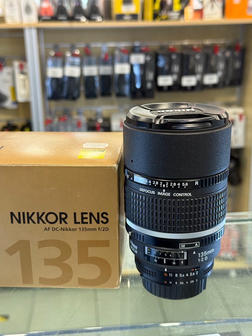 USED-Nikon 135mm F2 AFD DC Lens, Photography, Lens & Kits on Carousell