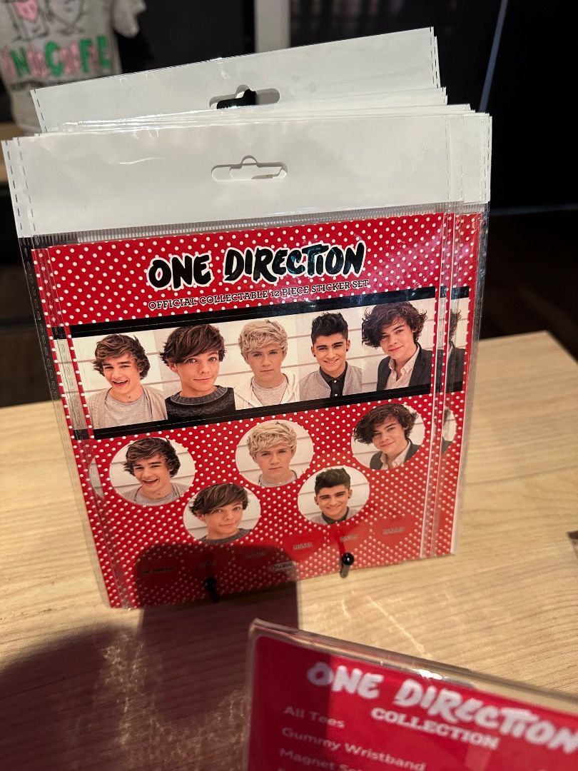 One Direction O2 Merch Pasabuy, Hobbies & Toys, Memorabilia ...
