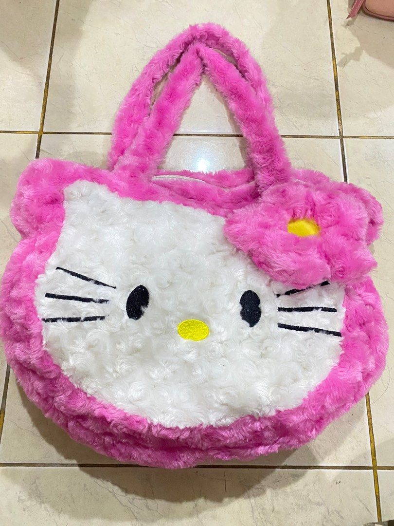 Tas Hello Kitty, Barang Yang Dicari di Carousell