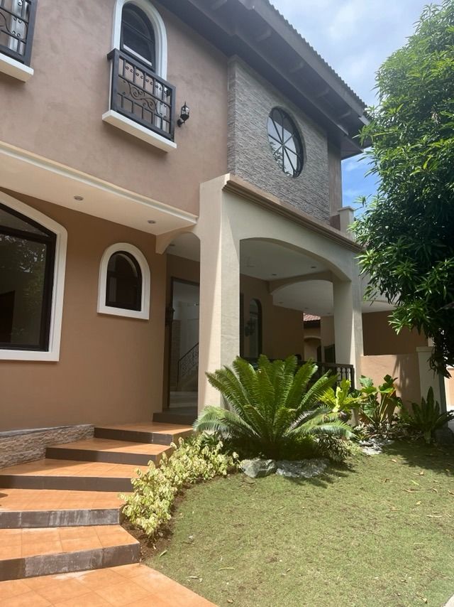 Elegant Portofino Heights House & Lot, Daang Hari Las Piñas | ₱60M ...