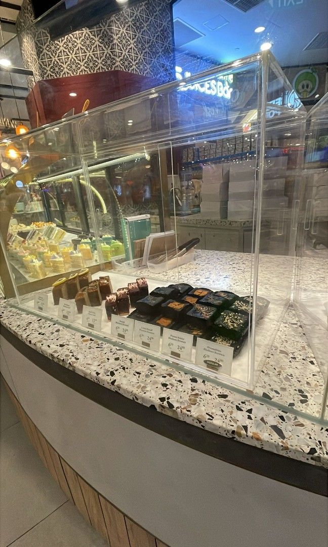 Acrylic Cake Display/ Acrylic Pastry Display/ Cake Cover, Hobbies ...