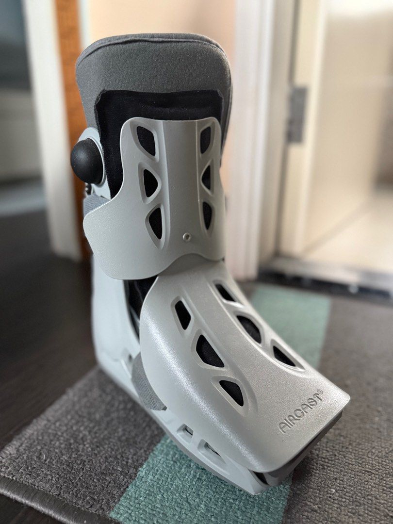 Aircast Walking Boot Medical 骨折扭傷助行鞋, 健康及營養食用品, 醫療用品和工具 - Carousell