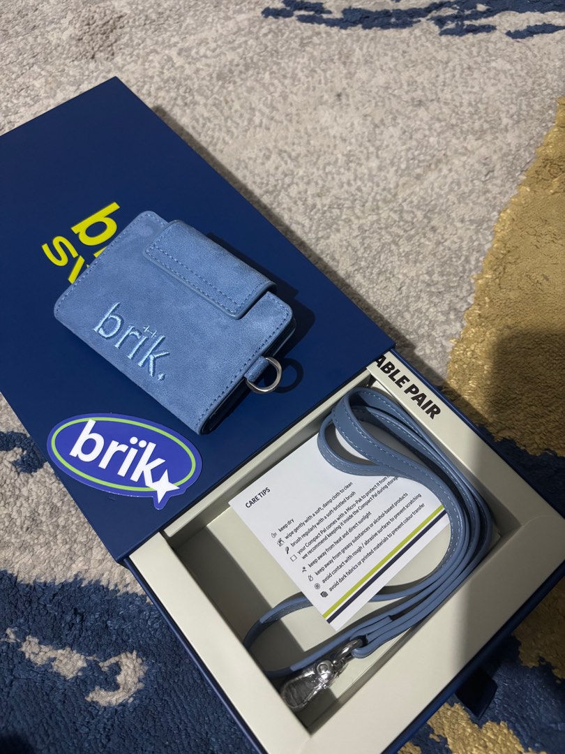 (BOX ONLY) SVG X BRIK COMPACT PAL MVP, Women's Fashion, Bags & Wallets ...