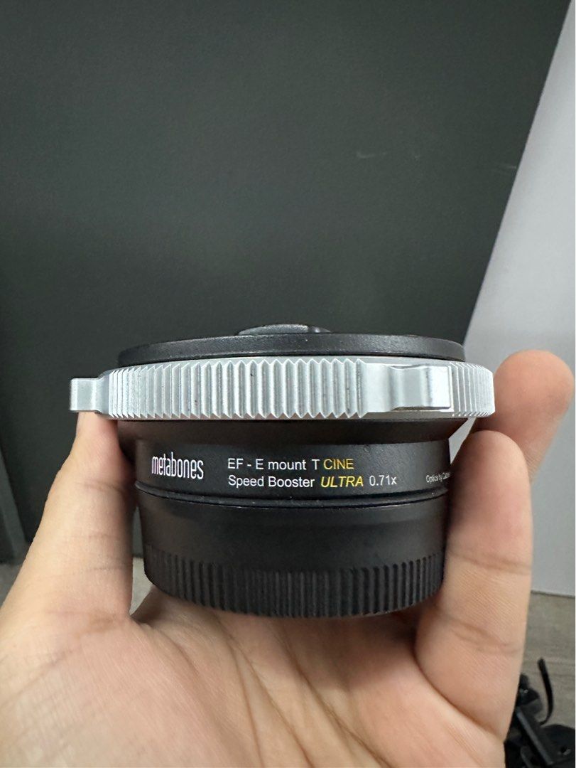 Metabones EF - E mount T CINE Speed Booster ULTRA 0.71x｜ fx30 最岩用, 攝影器材, 鏡頭及裝備 - Carousell