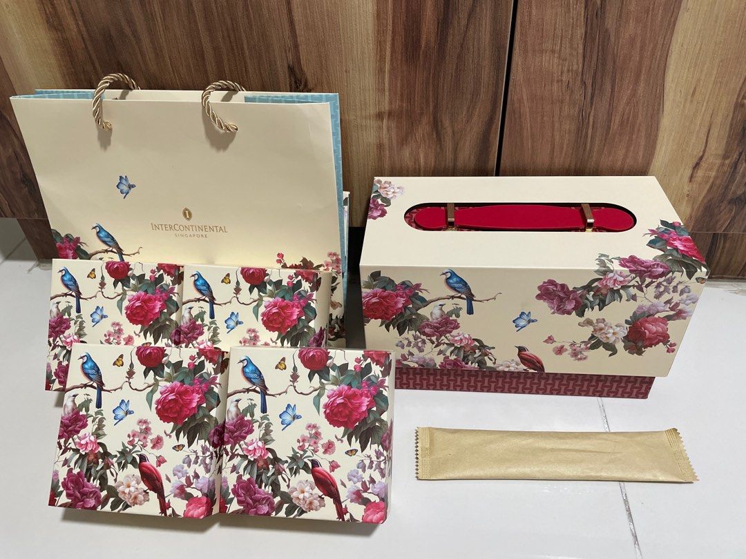 Mooncake box InterContinental 2025, Food & Drinks, Gift Baskets ...