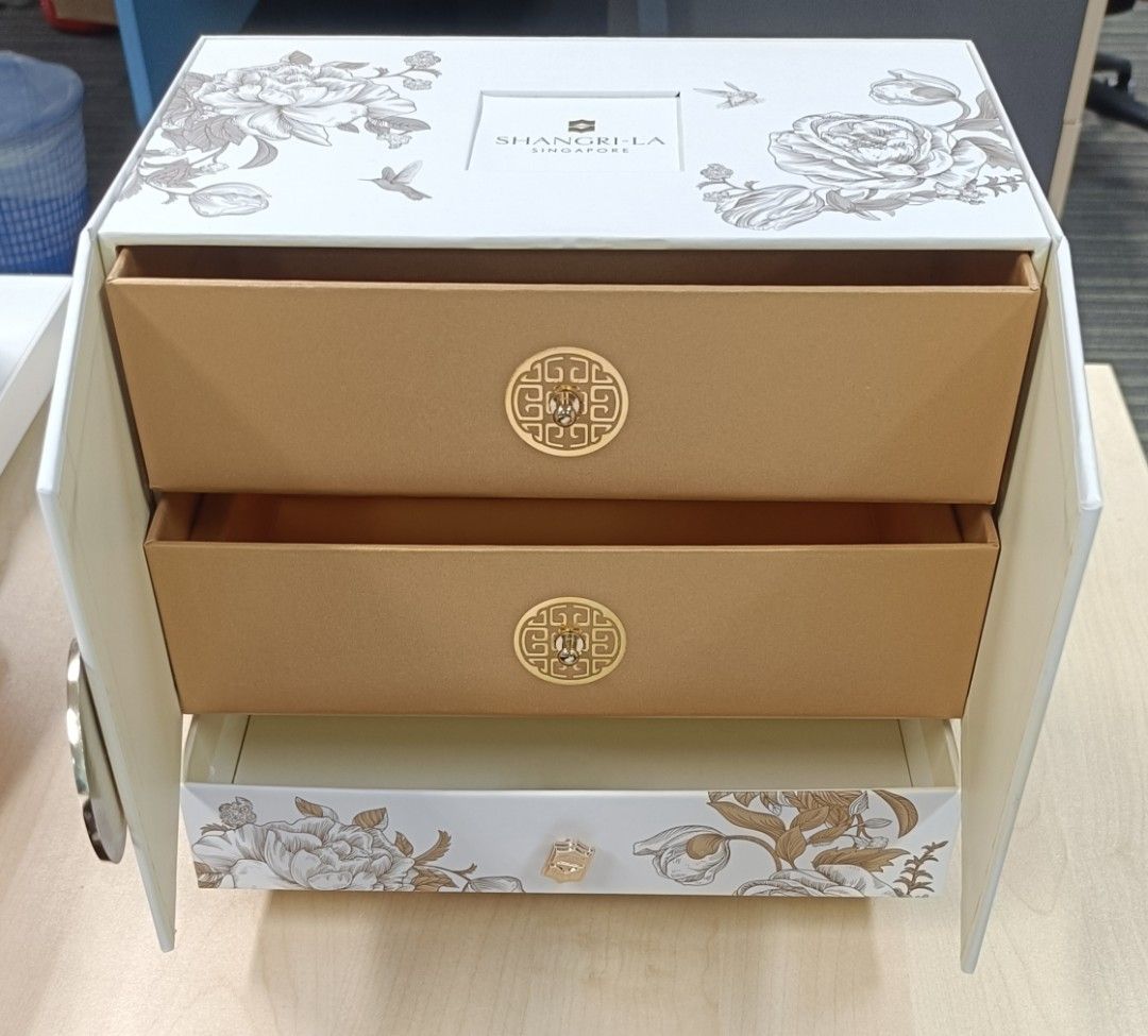 Shangri-La & Mandarin Oriental Jewellery Box, Women's Fashion, Jewelry ...