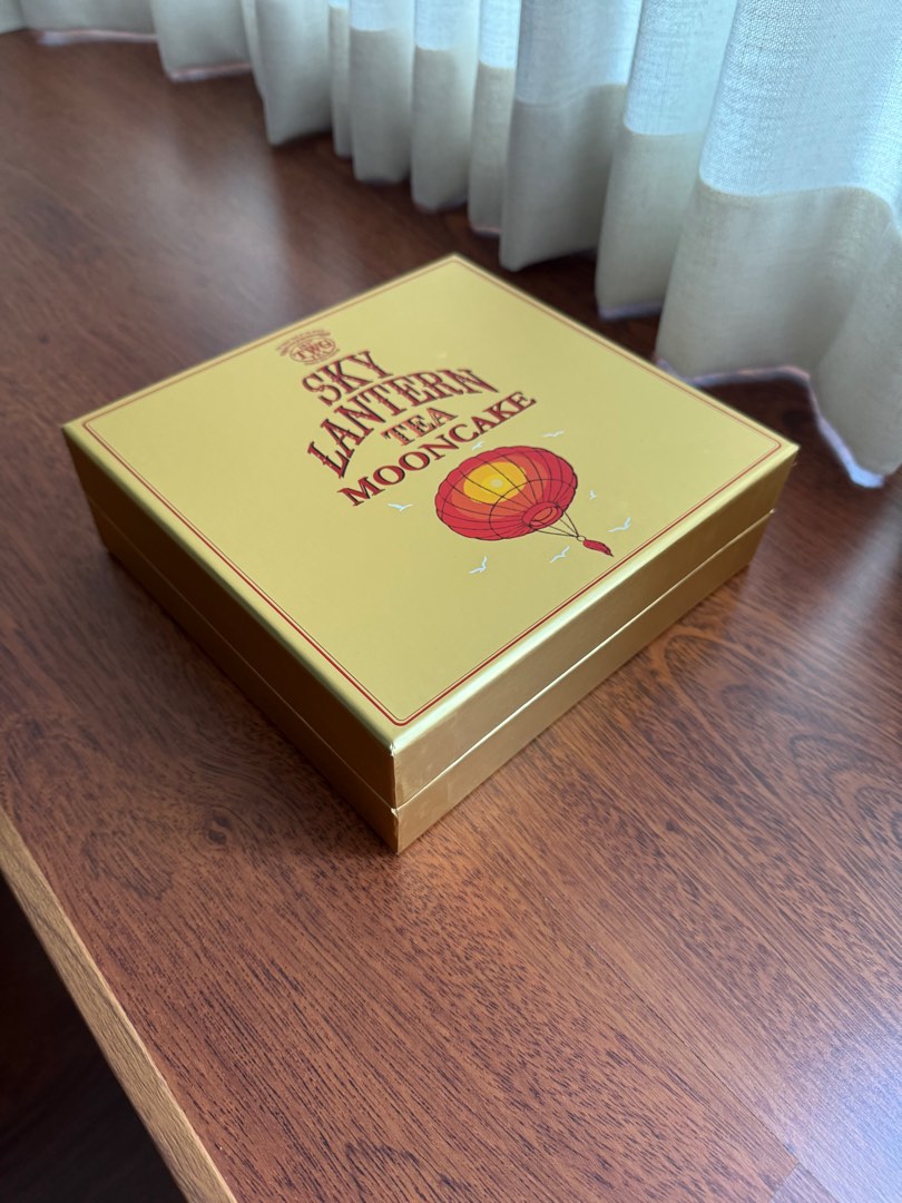 TWG Sky Lantern Tea Mooncake Gift Box, Food & Drinks, Gift Baskets ...
