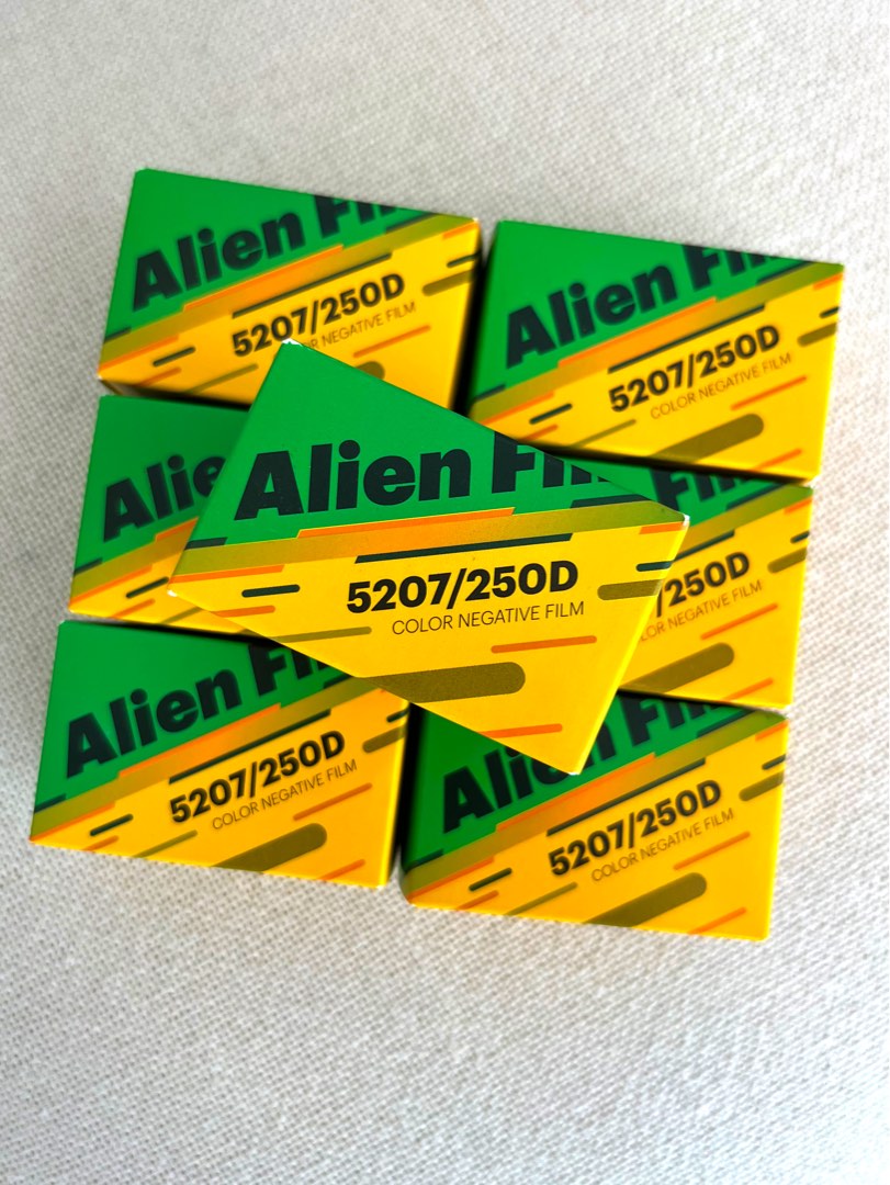 Alien film AHU 250D (Daylight) 彩色負片 135 film 底片 膠卷 菲林 電影感 cinestill ...