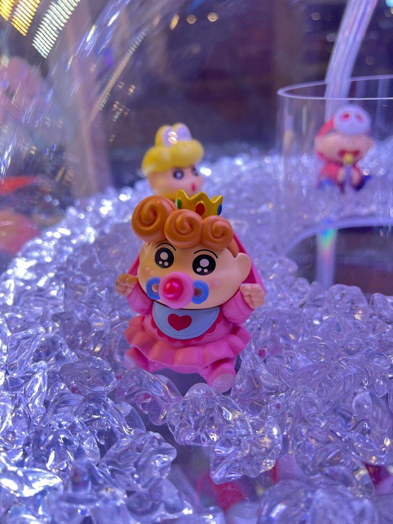 Doroki Gashapon Crayon Shin Chan (LBXX) x Mario Figures NOT LABUBU ...